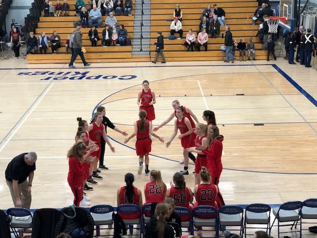 Marquette Redettes Basketball Let One Slip Vs Calumet Copper Kings